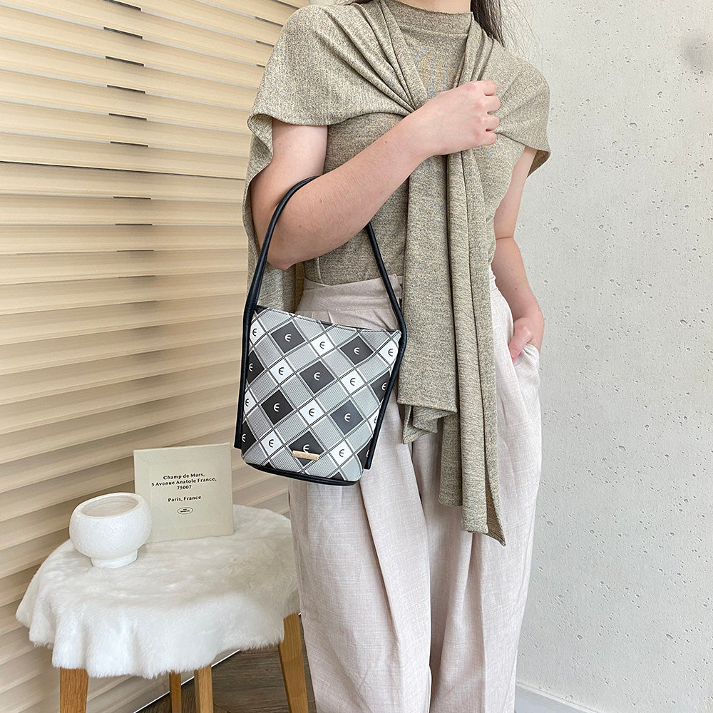 En-ji Jiha Shoulderbag - Black – EN-JI